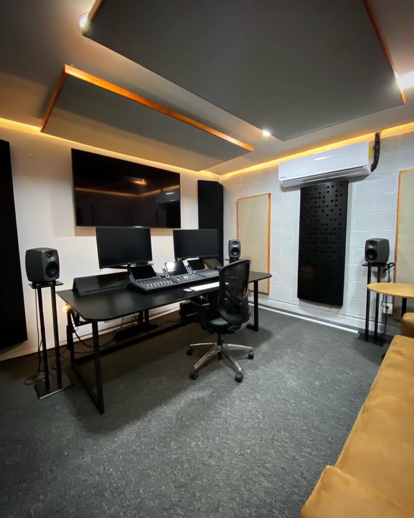 Bases para monitores standard - Royal Custom